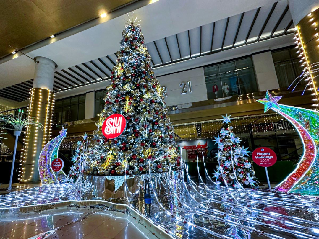 SM CITY CEBU LIGHTS UP FOR THE HOLIDAYS | SM Supermalls