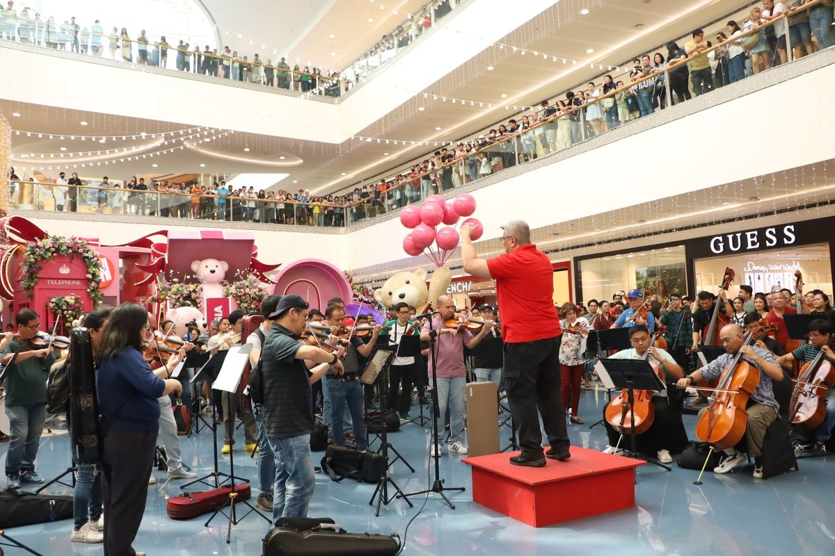 SM Mall of Asia becomes stage for CCP's enthralling 'Sining ...